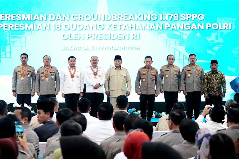 Presiden Prabowo Anugerahkan Bintang Jasa Dan Satyalancana Wira Karya ...